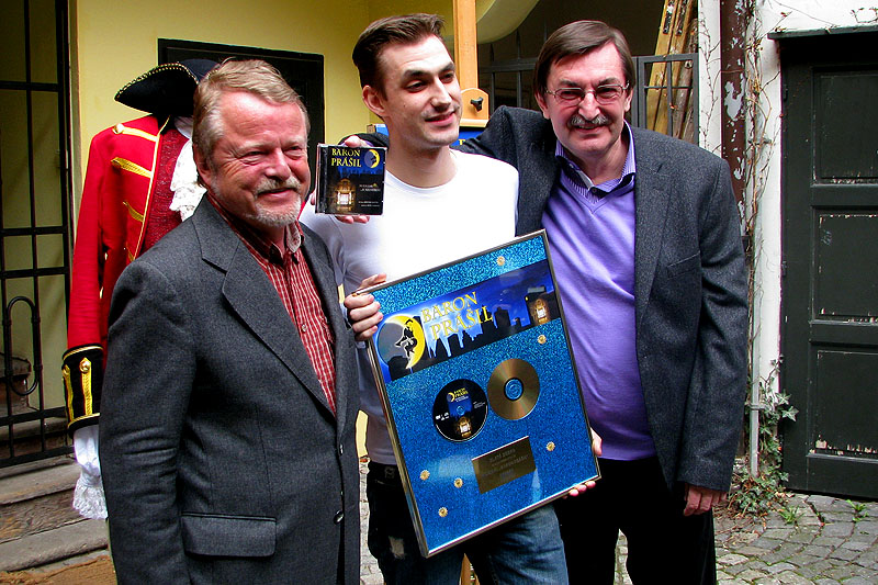 Daniel Hůlka, Josef Vojtek a Marian Vojtko pokřtili CD "Barona Prášila ...