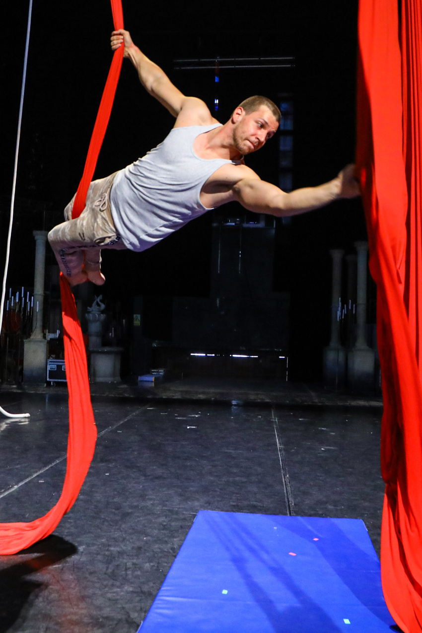 Tarzan - Peter Pecha - foto Foto Divadlo Hybernia | Musical.cz